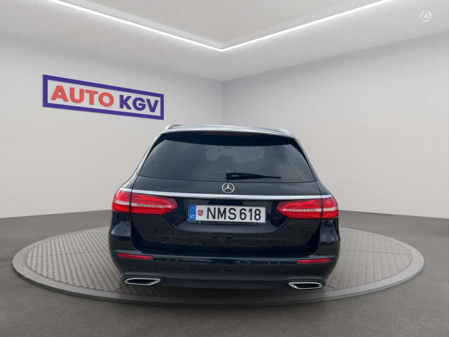 Черный Мерседес E 200 2018 в Каунас, объемом двигателя 2.00 л и пробегом 380 тыс. км за 14999 €, фото 5 на AUTOMOTO.COM.LV