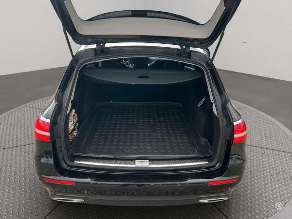 Black Mercedes-Benz e-200 2018 in Kaunas, with an engine capacity of 2.00 L and mileage of 380 thousand km for 14999 €, photo 10 on AUTOMOTO.COM.LV