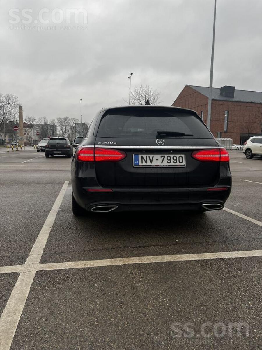 Melns Mercedes-Benz e-200 2019 Rīga, ar dzinēja tilpumu 1.60 L un nobraukumu 239 tūkst. km par 16500 €, foto 3 vietnē AUTOMOTO.COM.LV