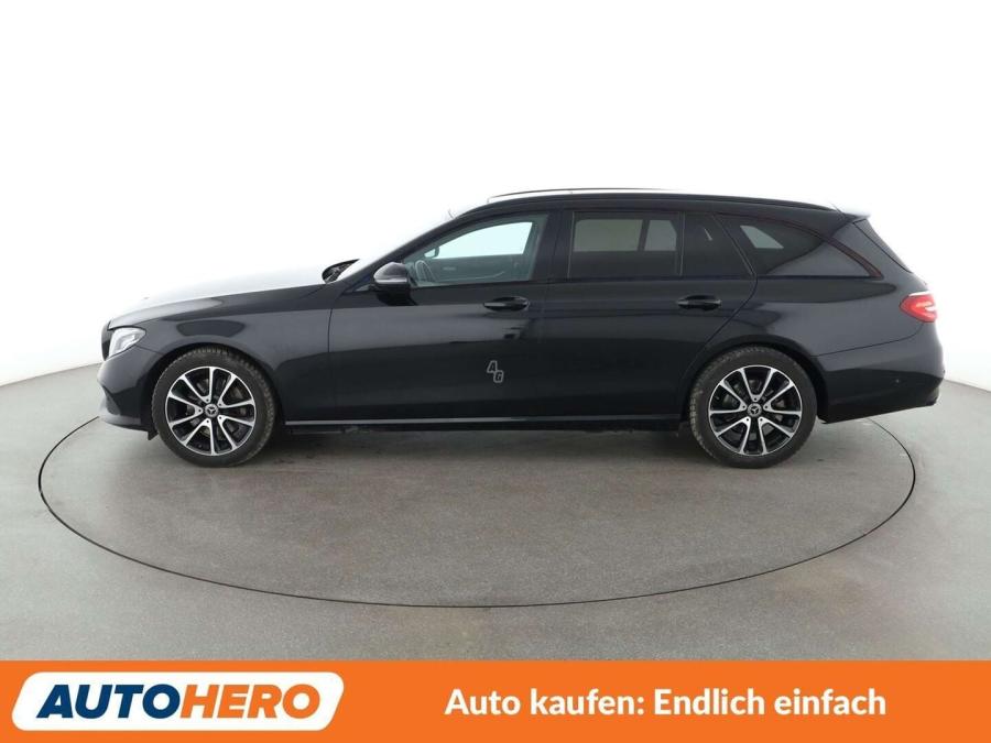Melns Mercedes-Benz e-200 2019 Kauņa, ar dzinēja tilpumu 2.00 L un nobraukumu 79 tūkst. km par 30372 €, foto 3 vietnē AUTOMOTO.COM.LV