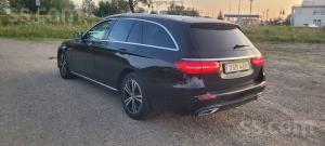 Черный Мерседес E 200 2019 в Рига, объемом двигателя 2.00 л и пробегом 400 тыс. км за 7500 €, фото 4 на AUTOMOTO.COM.LV