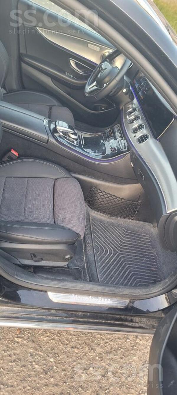 Black Mercedes-Benz e-200 2019 in Riga, with an engine capacity of 2.00 L and mileage of 400 thousand km for 7500 €, photo 6 on AUTOMOTO.COM.LV