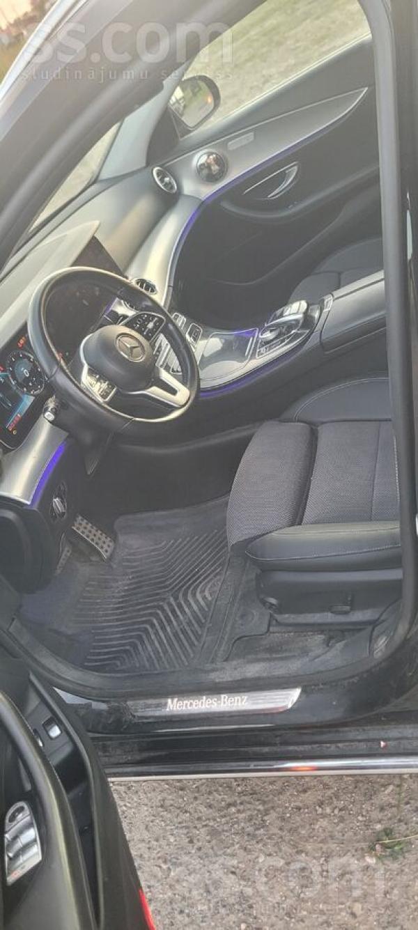 Black Mercedes-Benz e-200 2019 in Riga, with an engine capacity of 2.00 L and mileage of 400 thousand km for 7500 €, photo 7 on AUTOMOTO.COM.LV