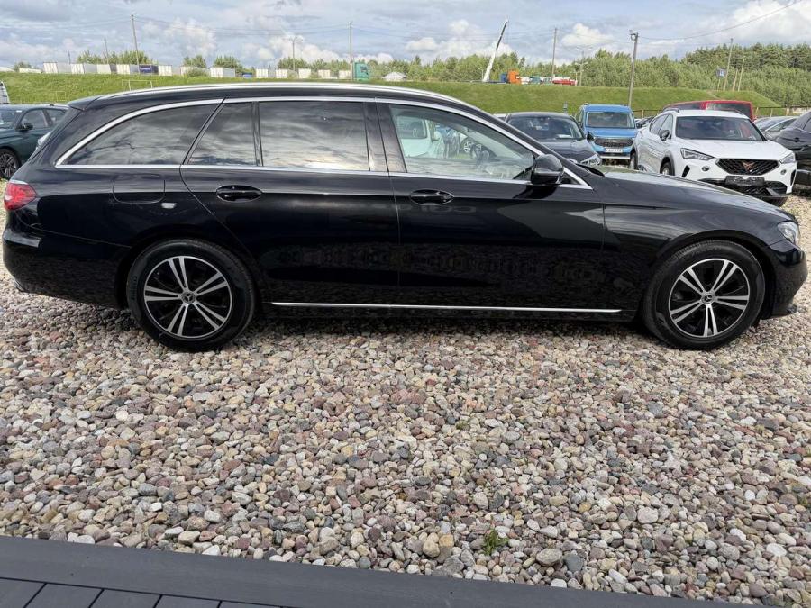 Черный Мерседес E 200 2019 в Вильнюс, объемом двигателя 1.60 л и пробегом 167 тыс. км за 19965 €, фото 7 на AUTOMOTO.COM.LV
