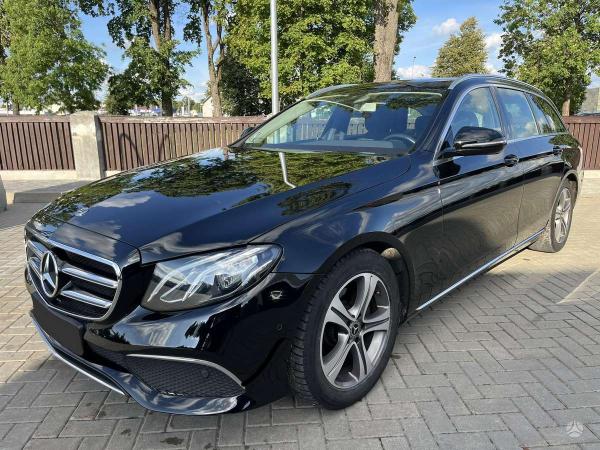 Черный Мерседес E 200 2019 в Таураге, объемом двигателя 1.60 л и пробегом 220 тыс. км за 12900 €, фото 1 на AUTOMOTO.COM.LV