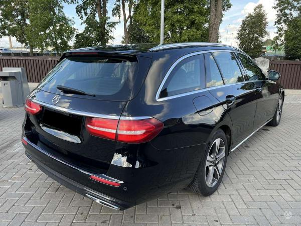 Черный Мерседес E 200 2019 в Таураге, объемом двигателя 1.60 л и пробегом 220 тыс. км за 12900 €, фото 7 на AUTOMOTO.COM.LV
