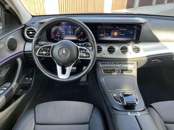 Черный Мерседес E 200 2019 в Таураге, объемом двигателя 1.60 л и пробегом 220 тыс. км за 12900 €, фото 10 на AUTOMOTO.COM.LV