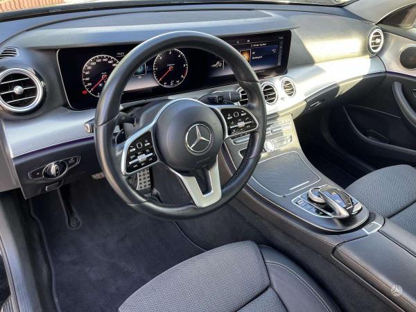 Черный Мерседес E 200 2019 в Таураге, объемом двигателя 1.60 л и пробегом 220 тыс. км за 12900 €, фото 11 на AUTOMOTO.COM.LV