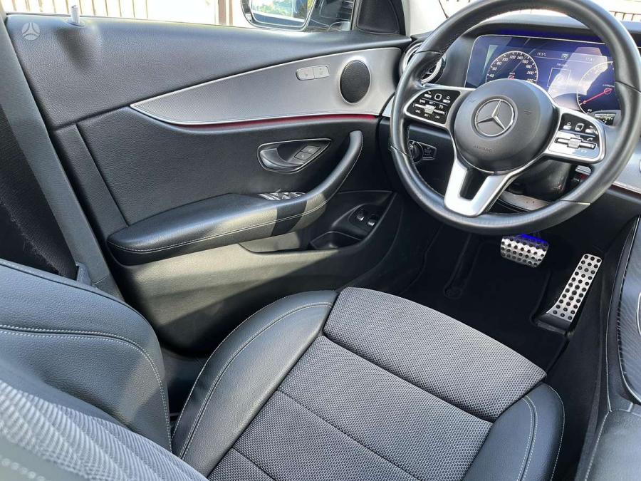 Черный Мерседес E 200 2019 в Таураге, объемом двигателя 1.60 л и пробегом 220 тыс. км за 12900 €, фото 12 на AUTOMOTO.COM.LV