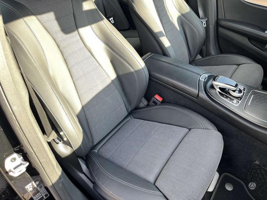 Черный Мерседес E 200 2019 в Таураге, объемом двигателя 1.60 л и пробегом 220 тыс. км за 12900 €, фото 16 на AUTOMOTO.COM.LV