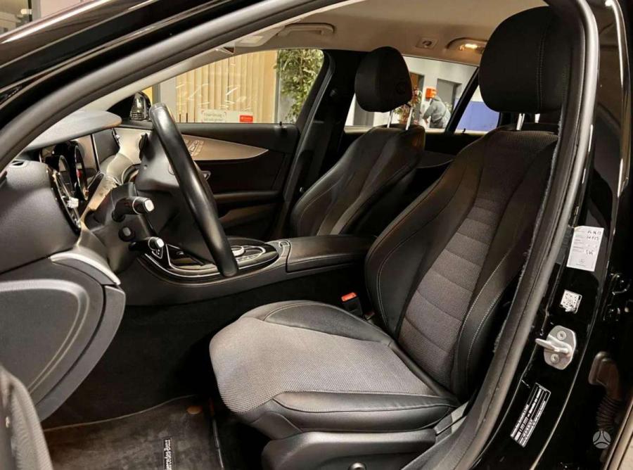 Melns Mercedes-Benz e-200 2019 Biržai, ar dzinēja tilpumu 1.60 L un nobraukumu 199 tūkst. km par 19500 €, foto 7 vietnē AUTOMOTO.COM.LV