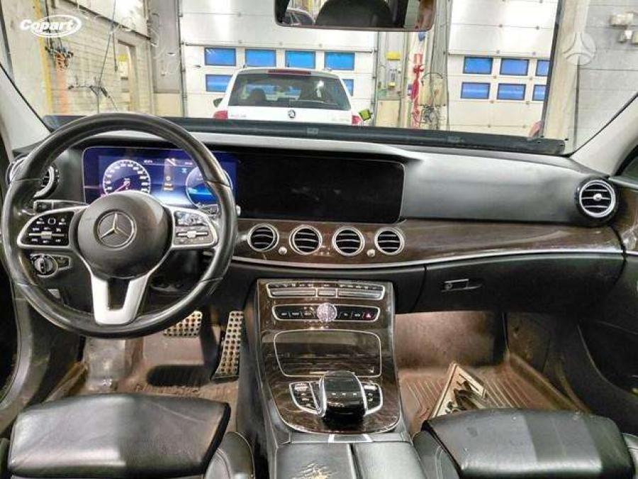 Black Mercedes-Benz e-200 2020 in Kaunas, with an engine capacity of 1.95 L and mileage of 360 thousand km for 10800 €, photo 7 on AUTOMOTO.COM.LV