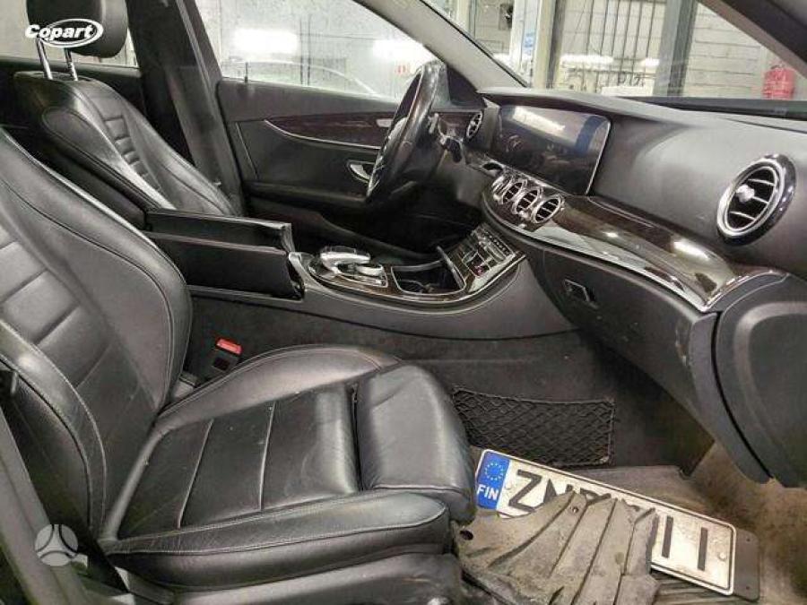 Black Mercedes-Benz e-200 2020 in Kaunas, with an engine capacity of 1.95 L and mileage of 360 thousand km for 10800 €, photo 11 on AUTOMOTO.COM.LV