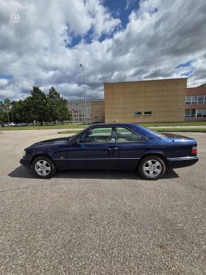 Blue Mercedes-Benz e-200 1996 in Kaunas, with an engine capacity of 2.00 L and mileage of 188 thousand km for 6900 €, photo 5 on AUTOMOTO.COM.LV