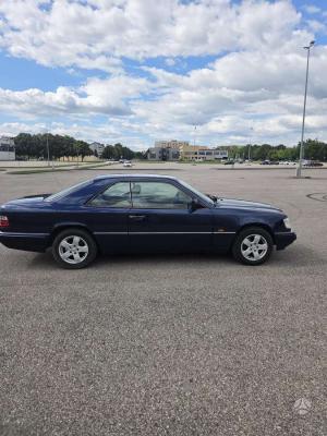 Blue Mercedes-Benz e-200 1996 in Kaunas, with an engine capacity of 2.00 L and mileage of 188 thousand km for 6900 €, photo 7 on AUTOMOTO.COM.LV