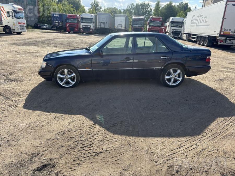 Синий Мерседес E 200 1994 в Даугавпилс, объемом двигателя 2.00 л и пробегом 252 тыс. км за 4550 €, фото 9 на AUTOMOTO.COM.LV