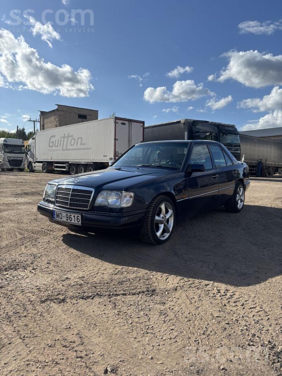 Синий Мерседес E 200 1994 в Даугавпилс, объемом двигателя 2.00 л и пробегом 252 тыс. км за 4550 €, фото 10 на AUTOMOTO.COM.LV