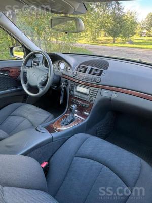 Синий Мерседес E 200 2002 в Рига, объемом двигателя 1.80 л и пробегом 162 тыс. км за 2700 €, фото 6 на AUTOMOTO.COM.LV