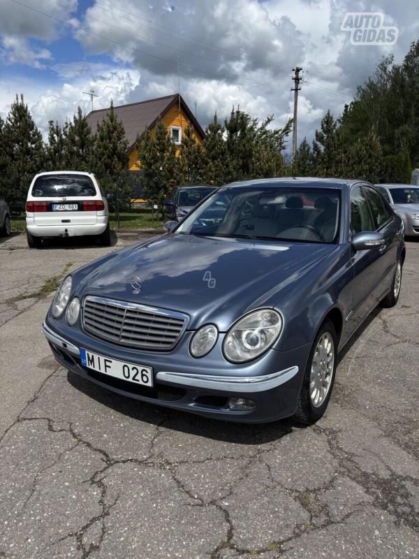 Синий Мерседес E 200 2004 в Ионишкис, объемом двигателя 2.10 л и пробегом 430 тыс. км за 2200 €, фото 9 на AUTOMOTO.COM.LV