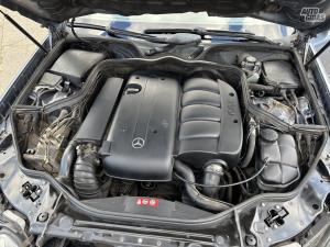 Синий Мерседес E 200 2004 в Ионишкис, объемом двигателя 2.10 л и пробегом 430 тыс. км за 2200 €, фото 11 на AUTOMOTO.COM.LV