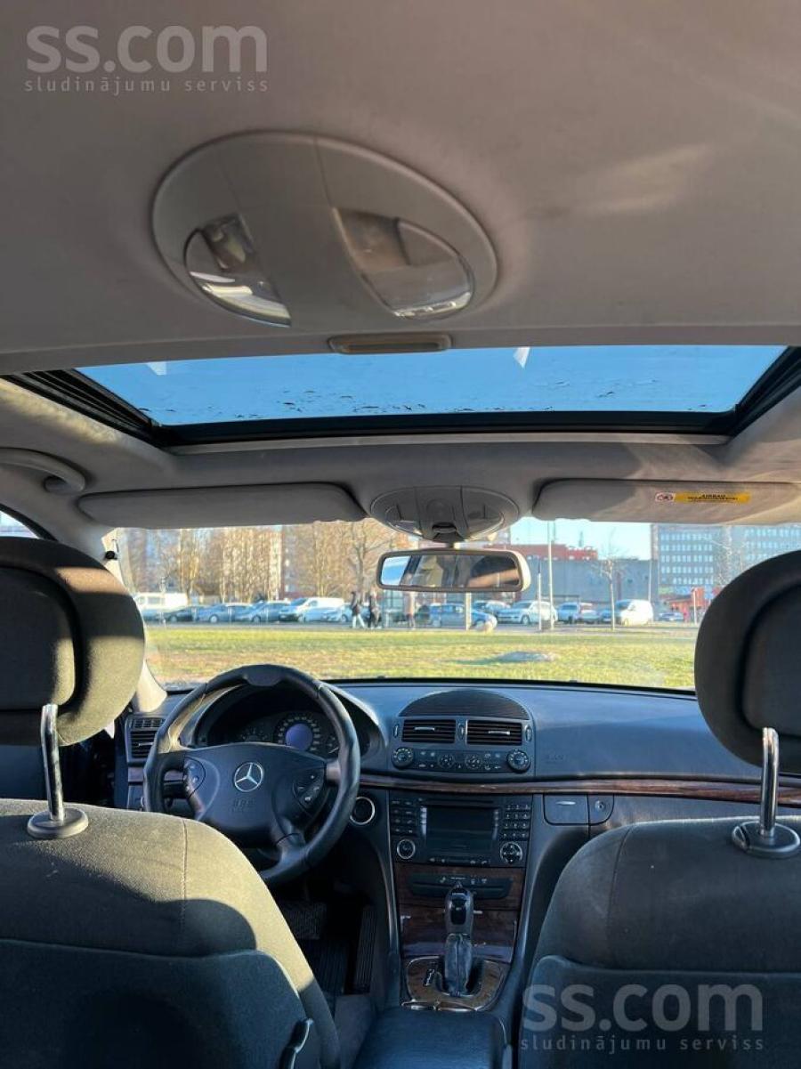 Blue Mercedes-Benz e-200 2004 in Riga, with an engine capacity of 1.80 L and mileage of 394 thousand km for 1100 €, photo 13 on AUTOMOTO.COM.LV