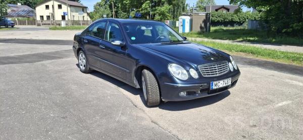Синий Мерседес E 200 2004 в Рига, объемом двигателя 2.20 л и пробегом 453 тыс. км за 1600 €, фото 2 на AUTOMOTO.COM.LV