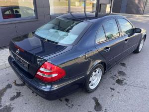 Zils Mercedes-Benz e-200 2004 Utena, ar dzinēja tilpumu 2.15 L un nobraukumu 270 tūkst. km par 2500 €, foto 4 vietnē AUTOMOTO.COM.LV