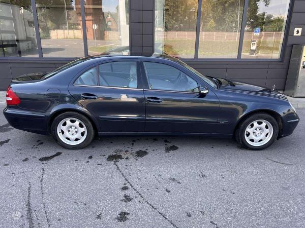 Zils Mercedes-Benz e-200 2004 Utena, ar dzinēja tilpumu 2.15 L un nobraukumu 270 tūkst. km par 2500 €, foto 4 vietnē AUTOMOTO.COM.LV