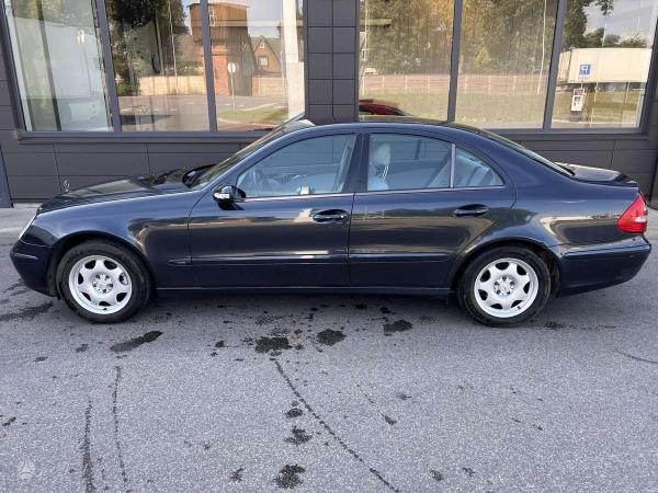 Zils Mercedes-Benz e-200 2004 Utena, ar dzinēja tilpumu 2.15 L un nobraukumu 270 tūkst. km par 2500 €, foto 5 vietnē AUTOMOTO.COM.LV