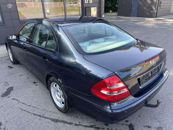 Zils Mercedes-Benz e-200 2004 Utena, ar dzinēja tilpumu 2.15 L un nobraukumu 270 tūkst. km par 2500 €, foto 9 vietnē AUTOMOTO.COM.LV