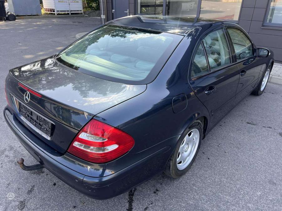 Zils Mercedes-Benz e-200 2004 Utena, ar dzinēja tilpumu 2.15 L un nobraukumu 270 tūkst. km par 2500 €, foto 12 vietnē AUTOMOTO.COM.LV