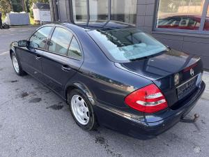 Zils Mercedes-Benz e-200 2004 Utena, ar dzinēja tilpumu 2.15 L un nobraukumu 270 tūkst. km par 2500 €, foto 13 vietnē AUTOMOTO.COM.LV