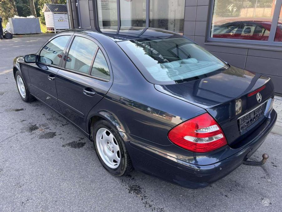 Zils Mercedes-Benz e-200 2004 Utena, ar dzinēja tilpumu 2.15 L un nobraukumu 270 tūkst. km par 2500 €, foto 13 vietnē AUTOMOTO.COM.LV