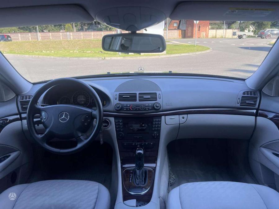 Zils Mercedes-Benz e-200 2004 Utena, ar dzinēja tilpumu 2.15 L un nobraukumu 270 tūkst. km par 2500 €, foto 14 vietnē AUTOMOTO.COM.LV