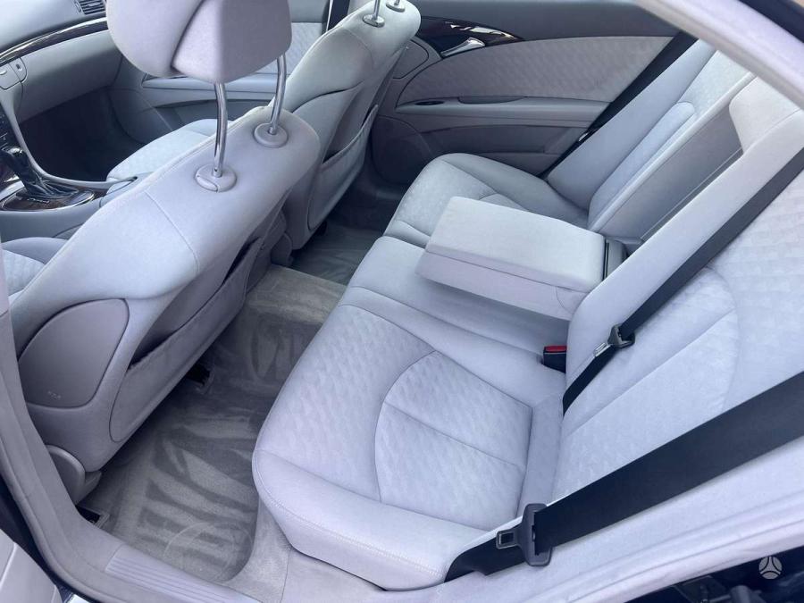 Zils Mercedes-Benz e-200 2004 Utena, ar dzinēja tilpumu 2.15 L un nobraukumu 270 tūkst. km par 2500 €, foto 18 vietnē AUTOMOTO.COM.LV