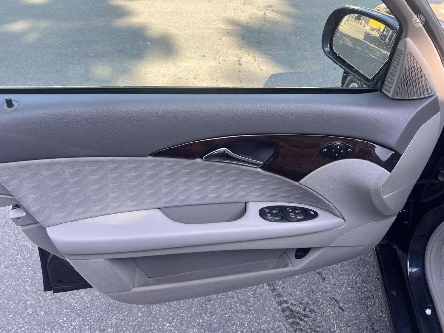 Zils Mercedes-Benz e-200 2004 Utena, ar dzinēja tilpumu 2.15 L un nobraukumu 270 tūkst. km par 2500 €, foto 19 vietnē AUTOMOTO.COM.LV