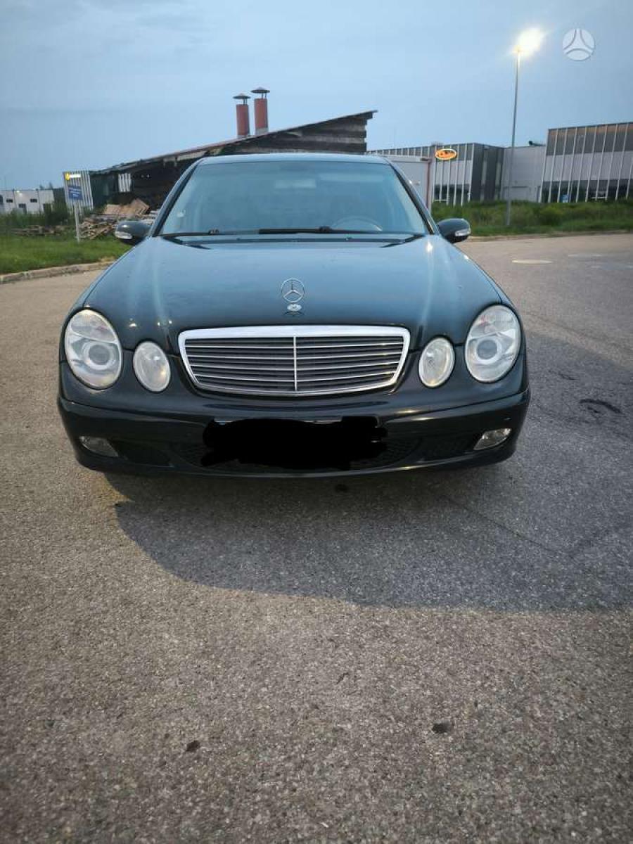 Zils Mercedes-Benz e-200 2004 Viļņa, ar dzinēja tilpumu 2.20 L un nobraukumu 274 tūkst. km par 2350 €, foto 4 vietnē AUTOMOTO.COM.LV