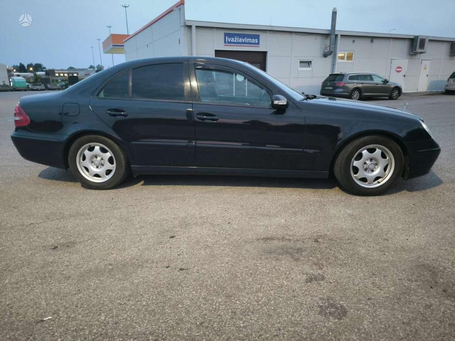 Zils Mercedes-Benz e-200 2004 Viļņa, ar dzinēja tilpumu 2.20 L un nobraukumu 274 tūkst. km par 2350 €, foto 5 vietnē AUTOMOTO.COM.LV