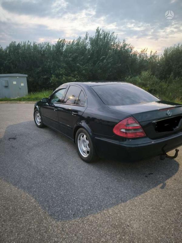 Blue Mercedes-Benz e-200 2004 in Vilnius, with an engine capacity of 2.20 L and mileage of 274 thousand km for 2350 €, photo 8 on AUTOMOTO.COM.LV