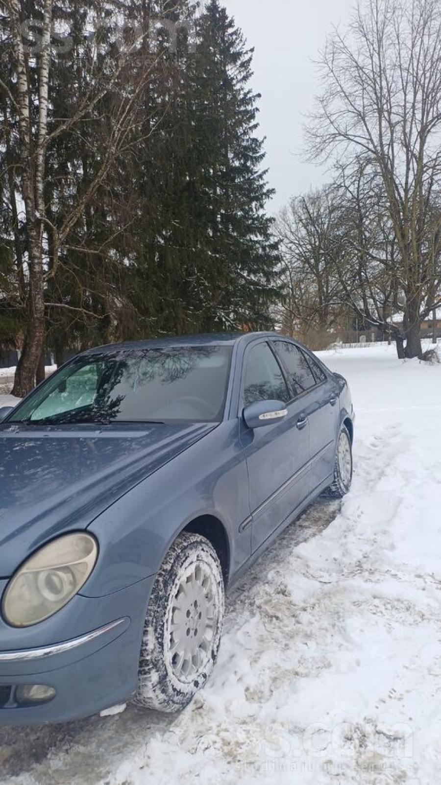 Zils Mercedes-Benz e-200 2005 Cēsis, ar dzinēja tilpumu 2.00 L un nobraukumu 313 tūkst. km par 2400 €, foto 4 vietnē AUTOMOTO.COM.LV