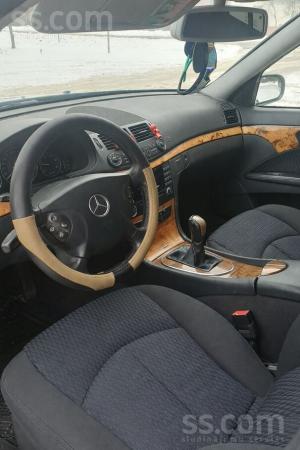Zils Mercedes-Benz e-200 2005 Cēsis, ar dzinēja tilpumu 2.00 L un nobraukumu 313 tūkst. km par 2400 €, foto 6 vietnē AUTOMOTO.COM.LV