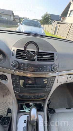 Zils Mercedes-Benz e-200 2006 Rīga, ar dzinēja tilpumu 2.10 L un nobraukumu 321 tūkst. km par 1200 €, foto 8 vietnē AUTOMOTO.COM.LV