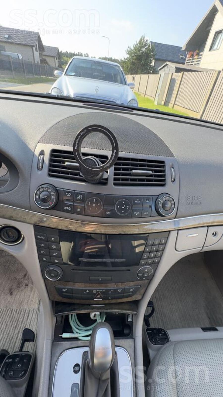 Zils Mercedes-Benz e-200 2006 Rīga, ar dzinēja tilpumu 2.10 L un nobraukumu 321 tūkst. km par 1200 €, foto 8 vietnē AUTOMOTO.COM.LV