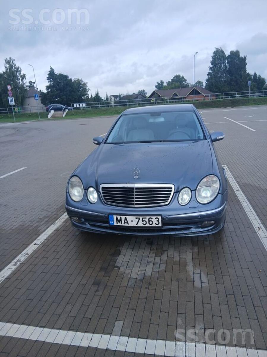 Zils Mercedes-Benz e-200 2006 Rēzekne, ar dzinēja tilpumu 2.20 L un nobraukumu 322 tūkst. km par 2000 €, foto 1 vietnē AUTOMOTO.COM.LV