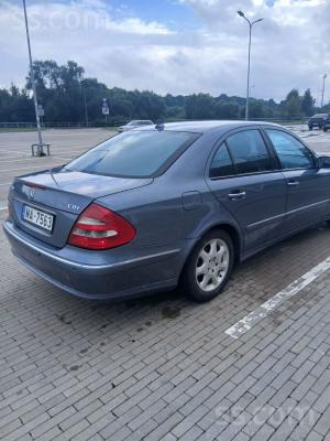 Zils Mercedes-Benz e-200 2006 Rēzekne, ar dzinēja tilpumu 2.20 L un nobraukumu 322 tūkst. km par 2000 €, foto 3 vietnē AUTOMOTO.COM.LV