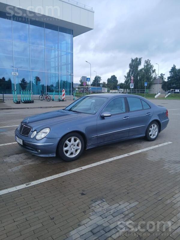 Zils Mercedes-Benz e-200 2006 Rēzekne, ar dzinēja tilpumu 2.20 L un nobraukumu 322 tūkst. km par 2000 €, foto 3 vietnē AUTOMOTO.COM.LV