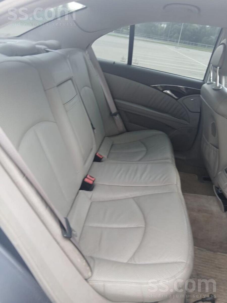 Zils Mercedes-Benz e-200 2006 Rēzekne, ar dzinēja tilpumu 2.20 L un nobraukumu 322 tūkst. km par 2000 €, foto 8 vietnē AUTOMOTO.COM.LV