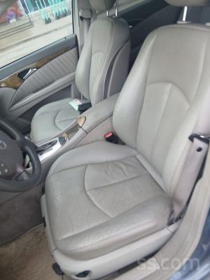 Zils Mercedes-Benz e-200 2006 Rēzekne, ar dzinēja tilpumu 2.20 L un nobraukumu 322 tūkst. km par 2000 €, foto 13 vietnē AUTOMOTO.COM.LV