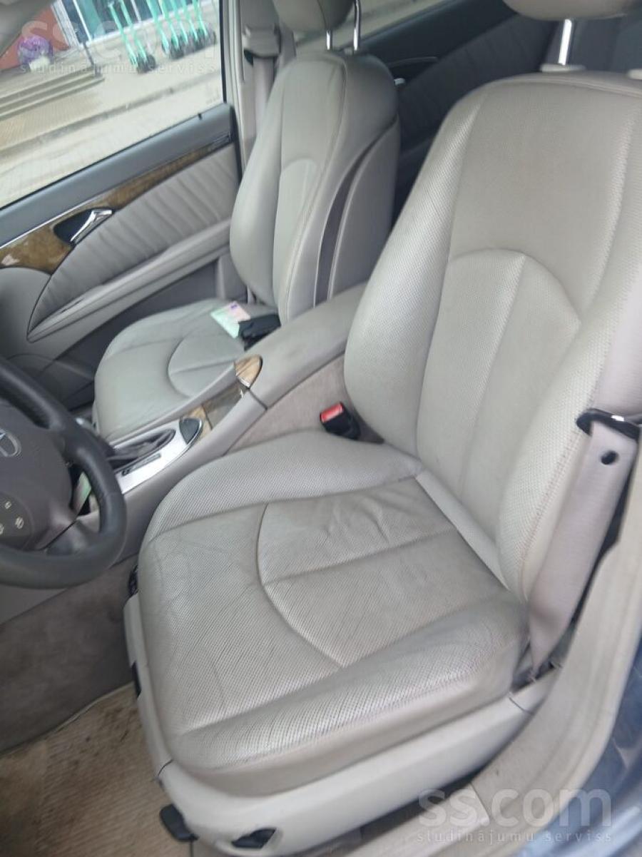 Zils Mercedes-Benz e-200 2006 Rēzekne, ar dzinēja tilpumu 2.20 L un nobraukumu 322 tūkst. km par 2000 €, foto 13 vietnē AUTOMOTO.COM.LV
