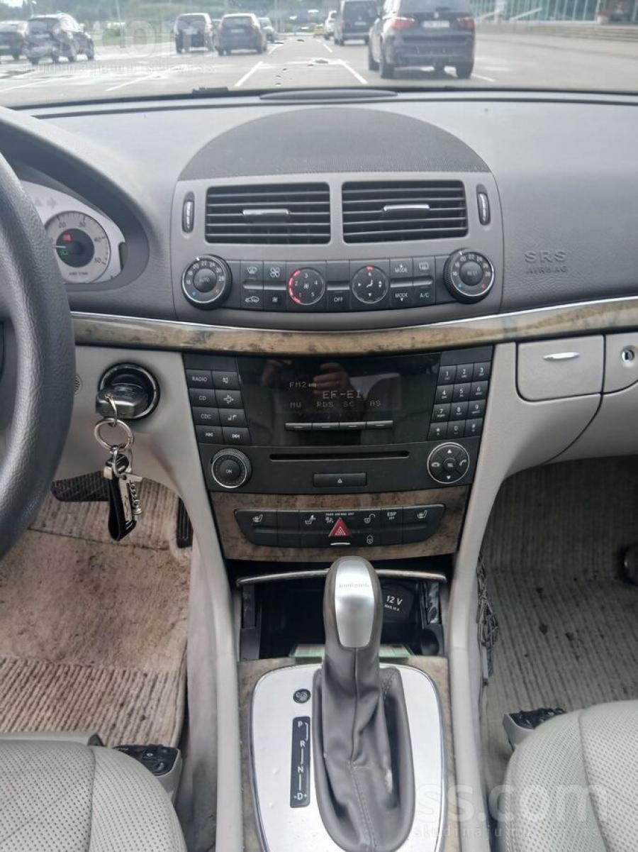 Zils Mercedes-Benz e-200 2006 Rēzekne, ar dzinēja tilpumu 2.20 L un nobraukumu 322 tūkst. km par 2000 €, foto 14 vietnē AUTOMOTO.COM.LV